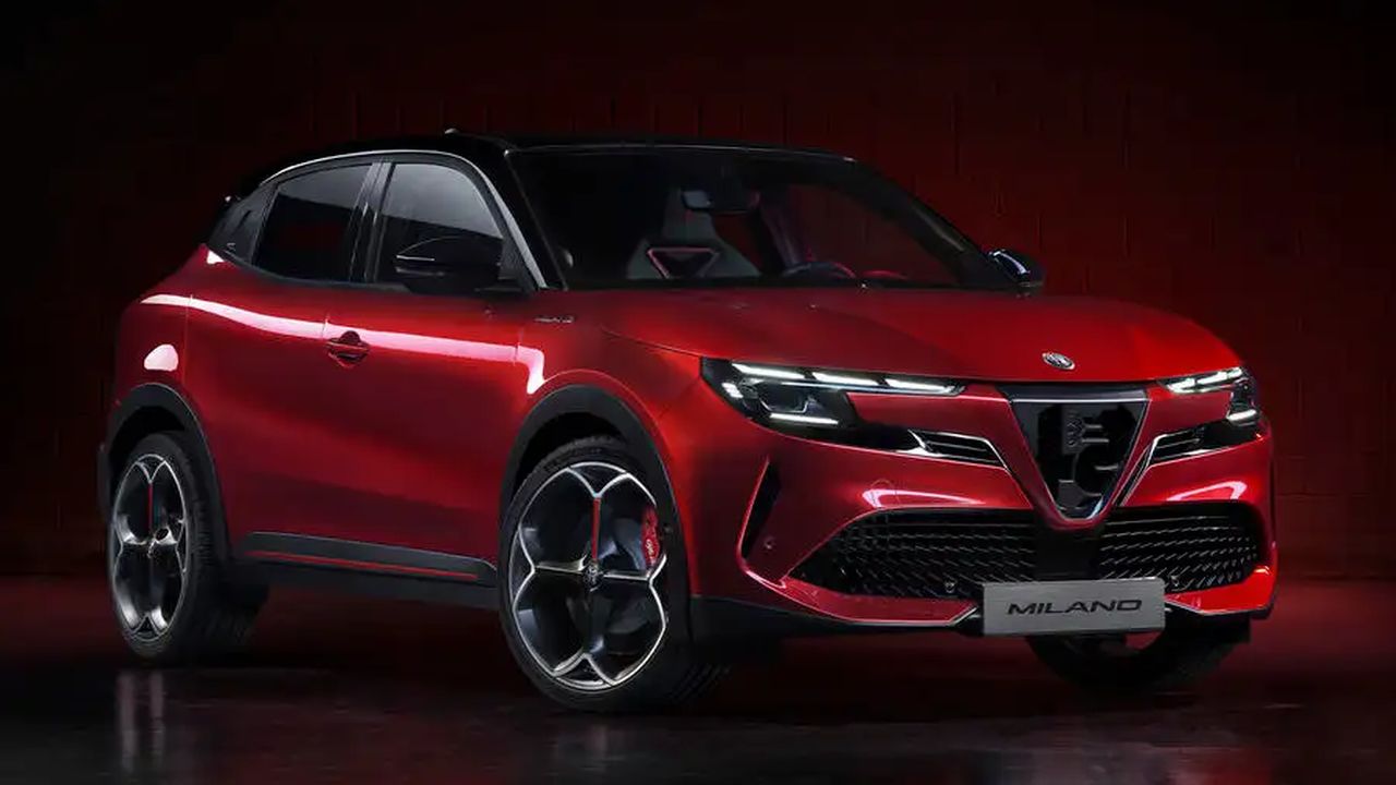 Alfa Romeo Milano vyráží vstříc době elektrické. Dojezd 410 km, cena od ...