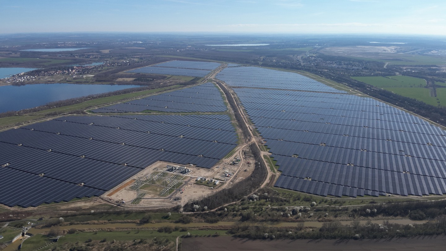 V Evropě není větší fotovoltaika! Čistou energii využije 200 tisíc ...