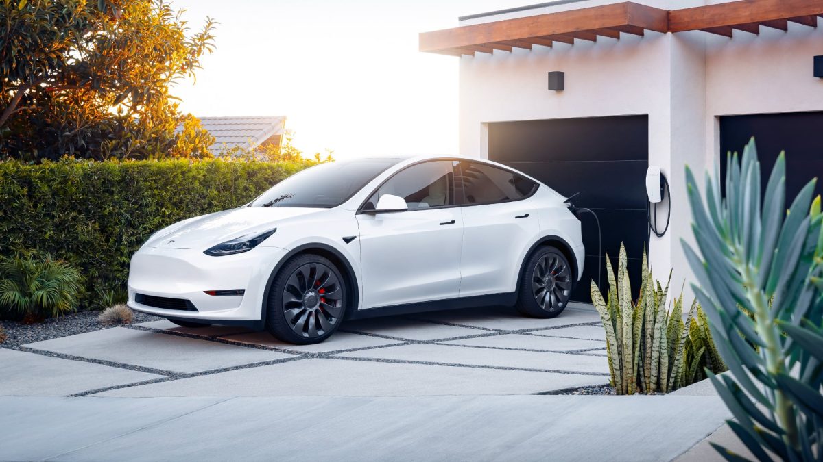 Studie se zaměřila na nájezdy aut. Tesla drtí statistiky, diesely ...