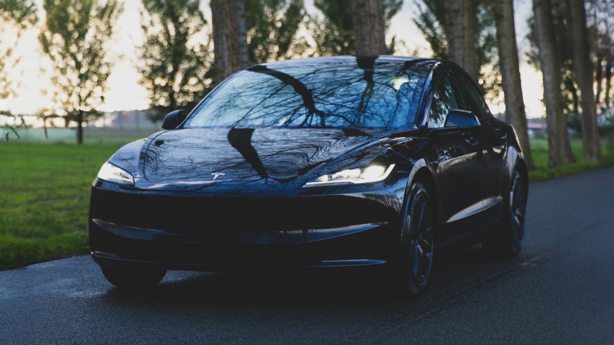 Nejlevnější Tesla s doživotním nabíjením zdarma? Taková nabídka se ...