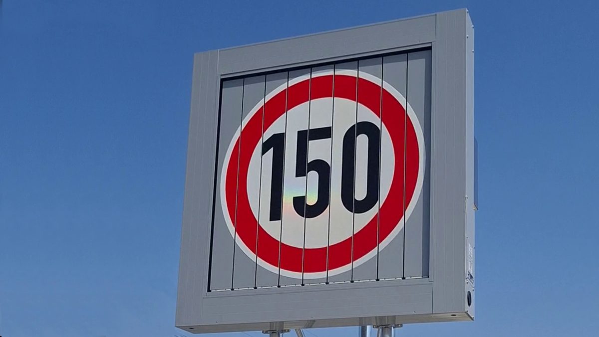 Na jihu Čech se testuje rychlost 150 km/h. Dálnice D3 mění režim ...